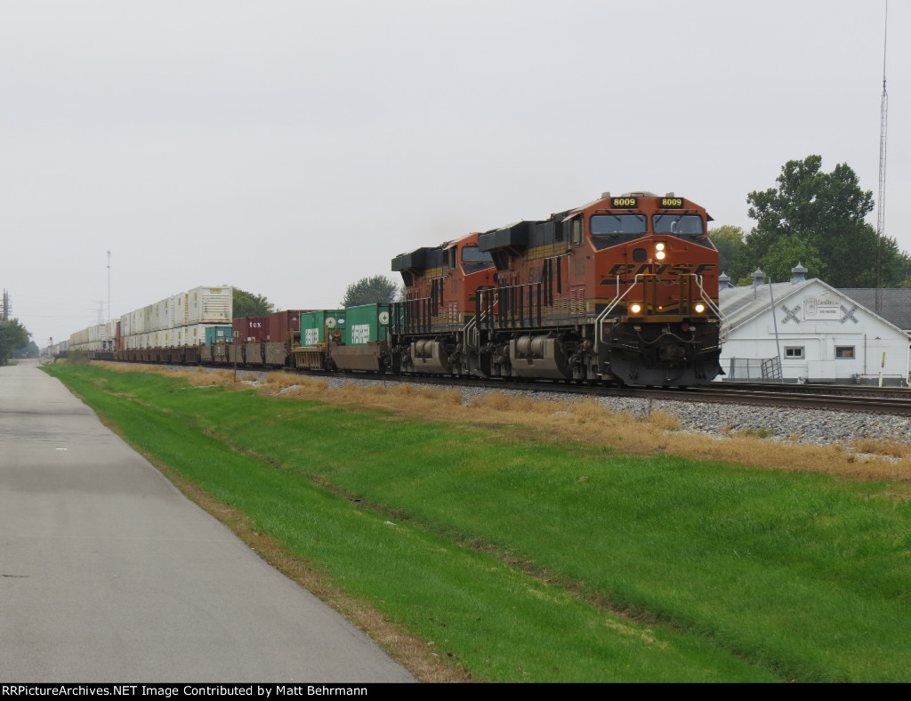 BNSF 8009